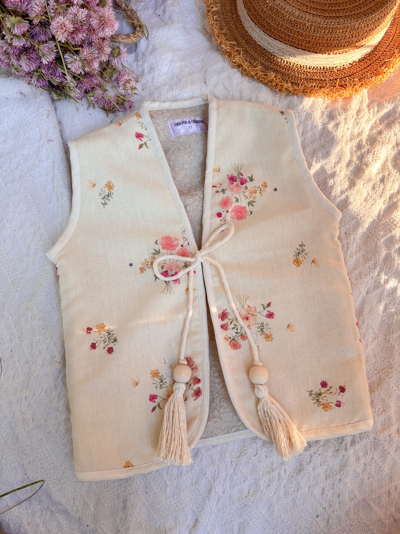 Chaleco Camelia – Ciervos & Cerezos